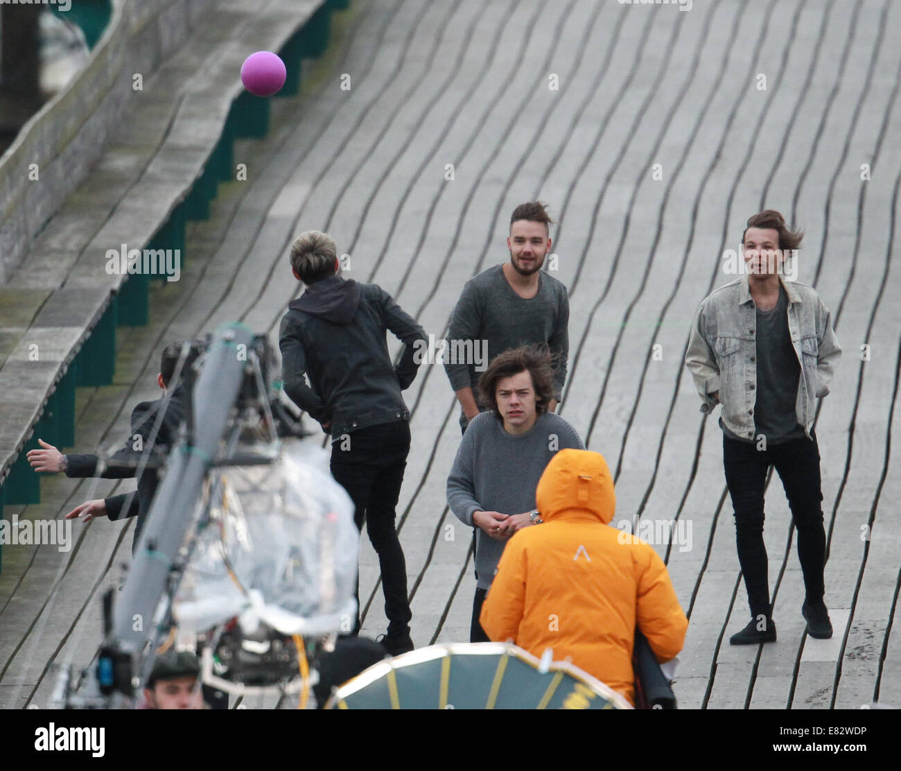 Louis tomlinson set hi-res stock photography and images - Alamy