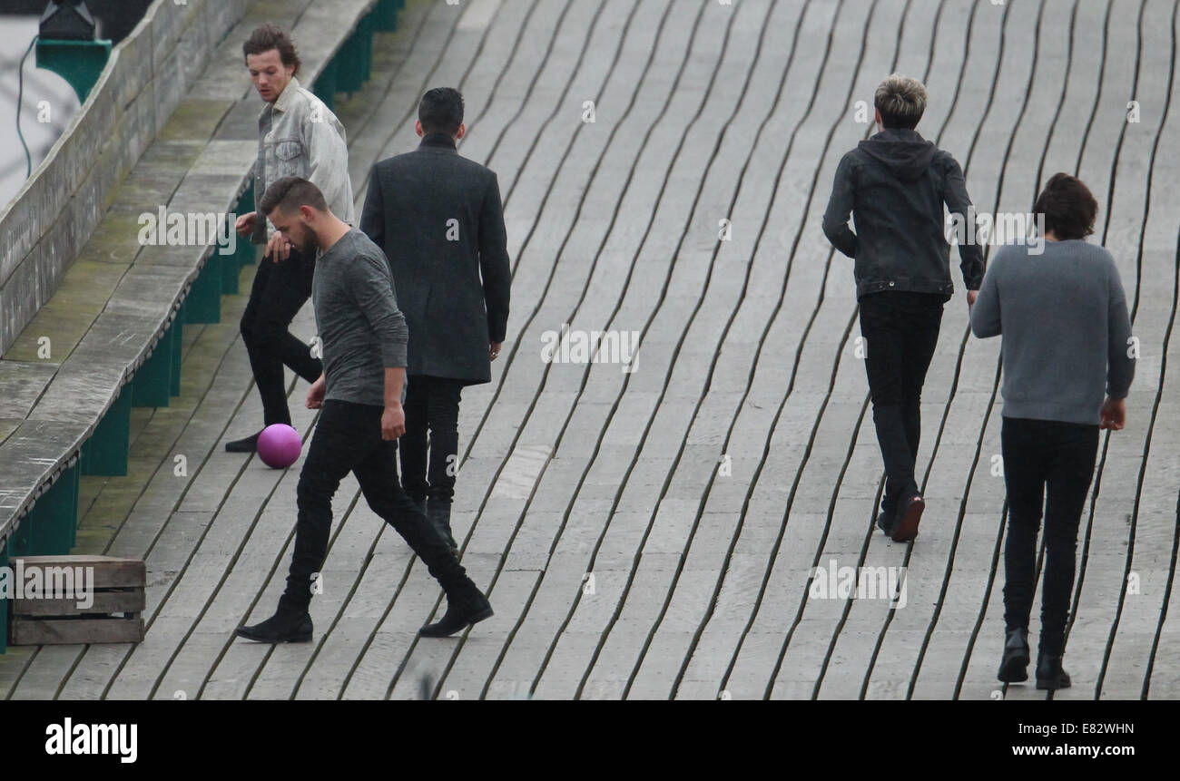 Clevedon Pier One Direction High Resolution Stock Photography and ...