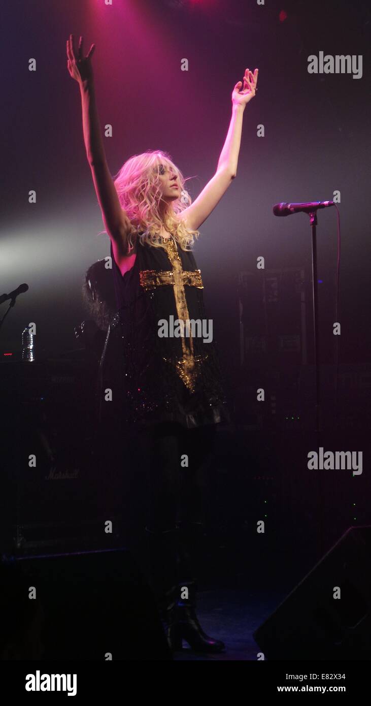 Taylor Momsen performs with her band The Pretty Reckless Featuring ...
