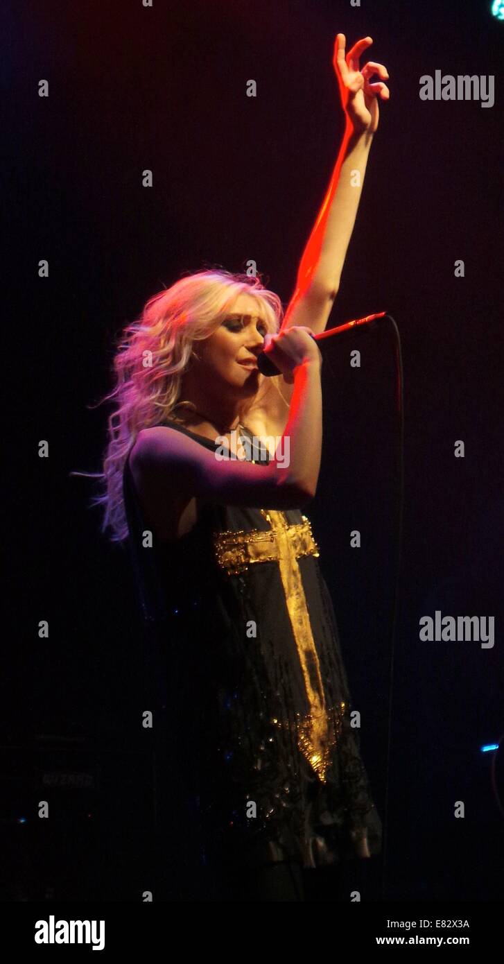 Taylor Momsen performs with her band The Pretty Reckless Featuring ...