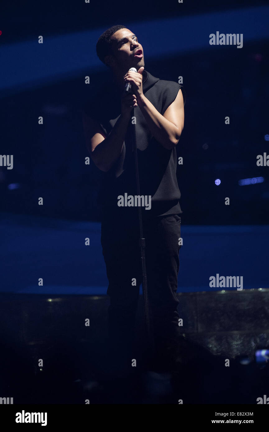 Drake performing live on stage on his 'Nothing Was the Same' 2014 World ...