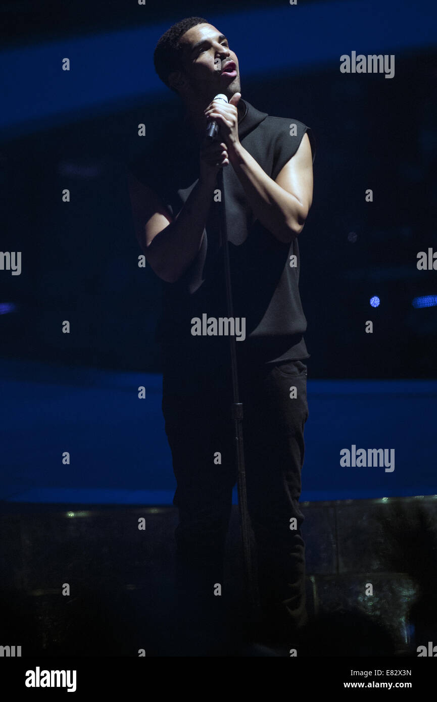 Drake performing live on stage on his 'Nothing Was the Same' 2014 World ...