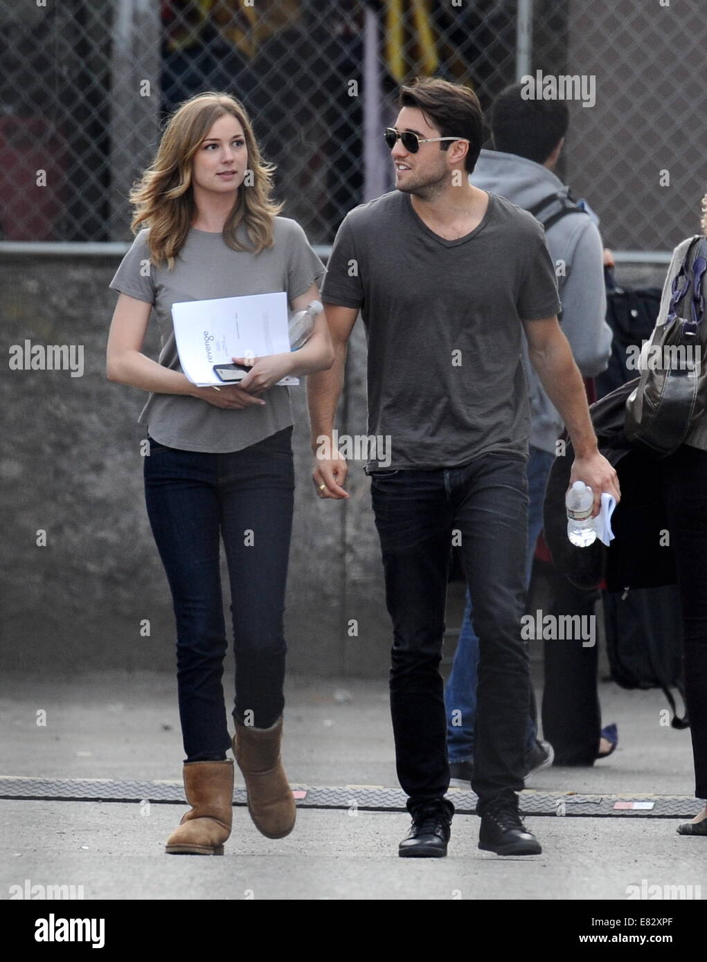 Actress Emily VanCamp and boyfriend Joshua Bowman cuddling while on the ...