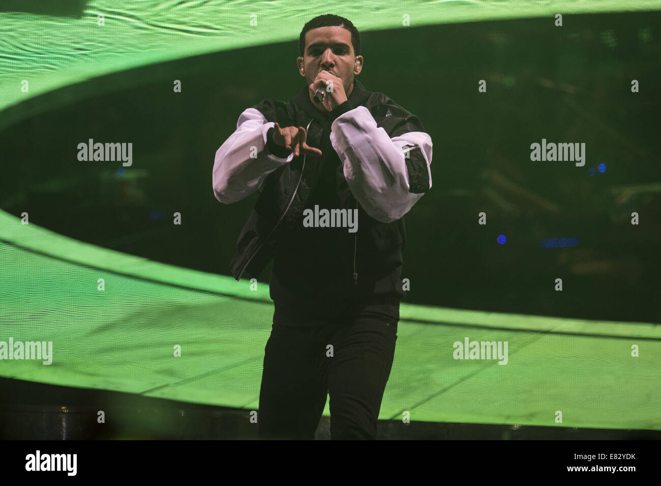Drake performs live at London's O2 Arena Featuring: Drake Where: London ...