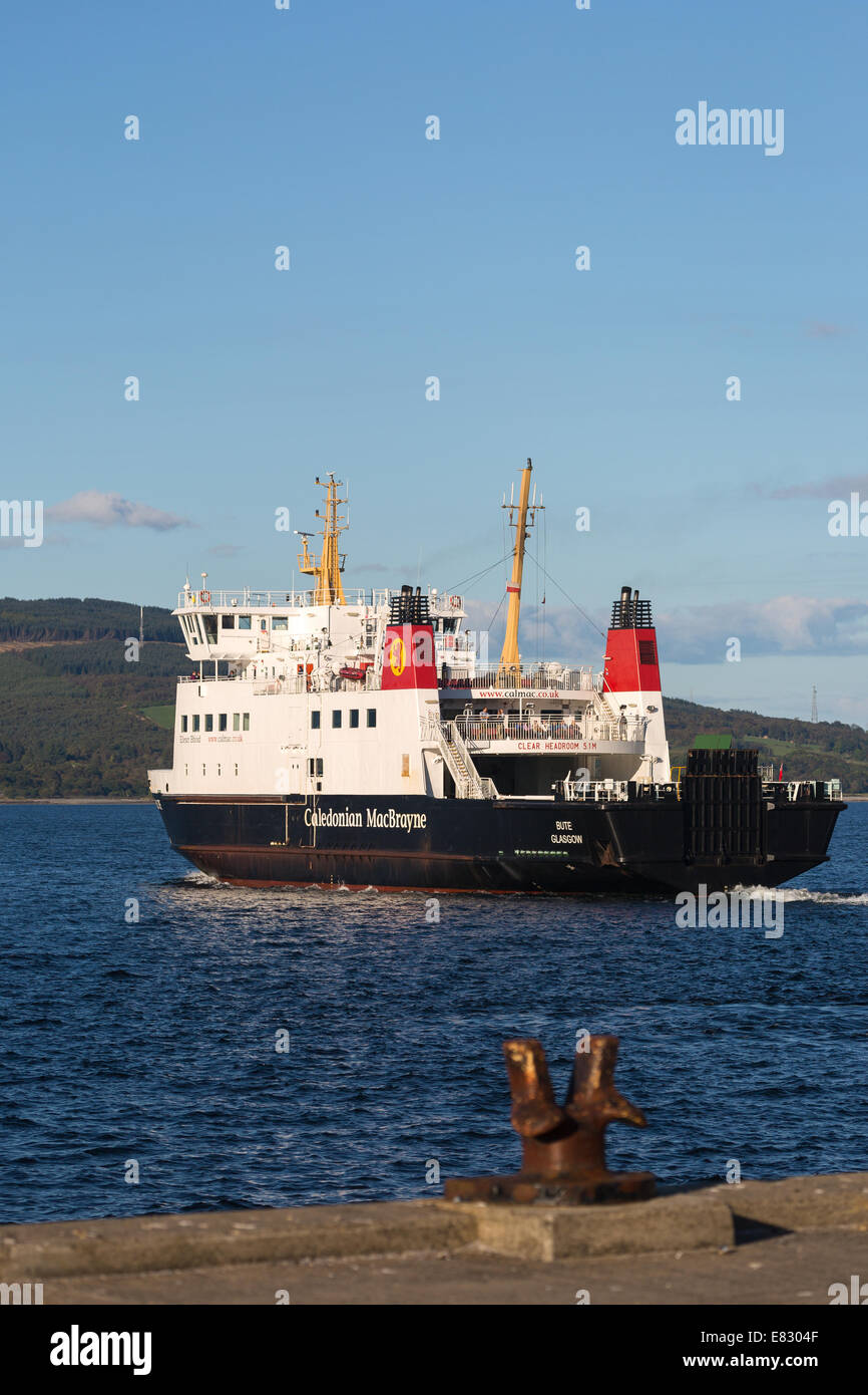 Caledonian MacBrayne ferry BUTE, sailing from Rothesay, River Clyde en ...