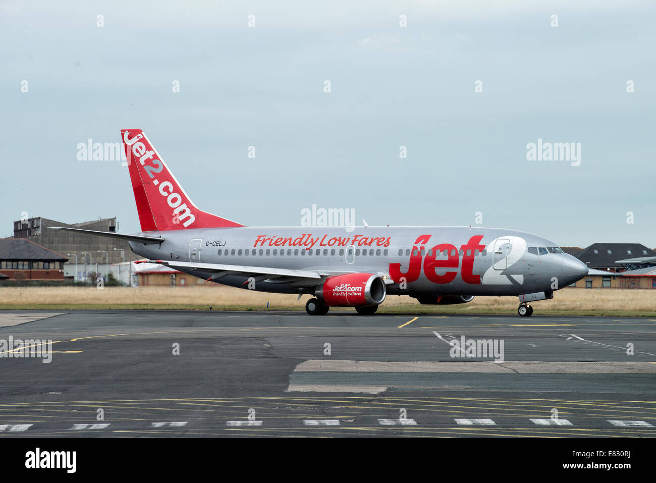 Jet2 aircraft at blackpool airport hi-res stock photography and images ...