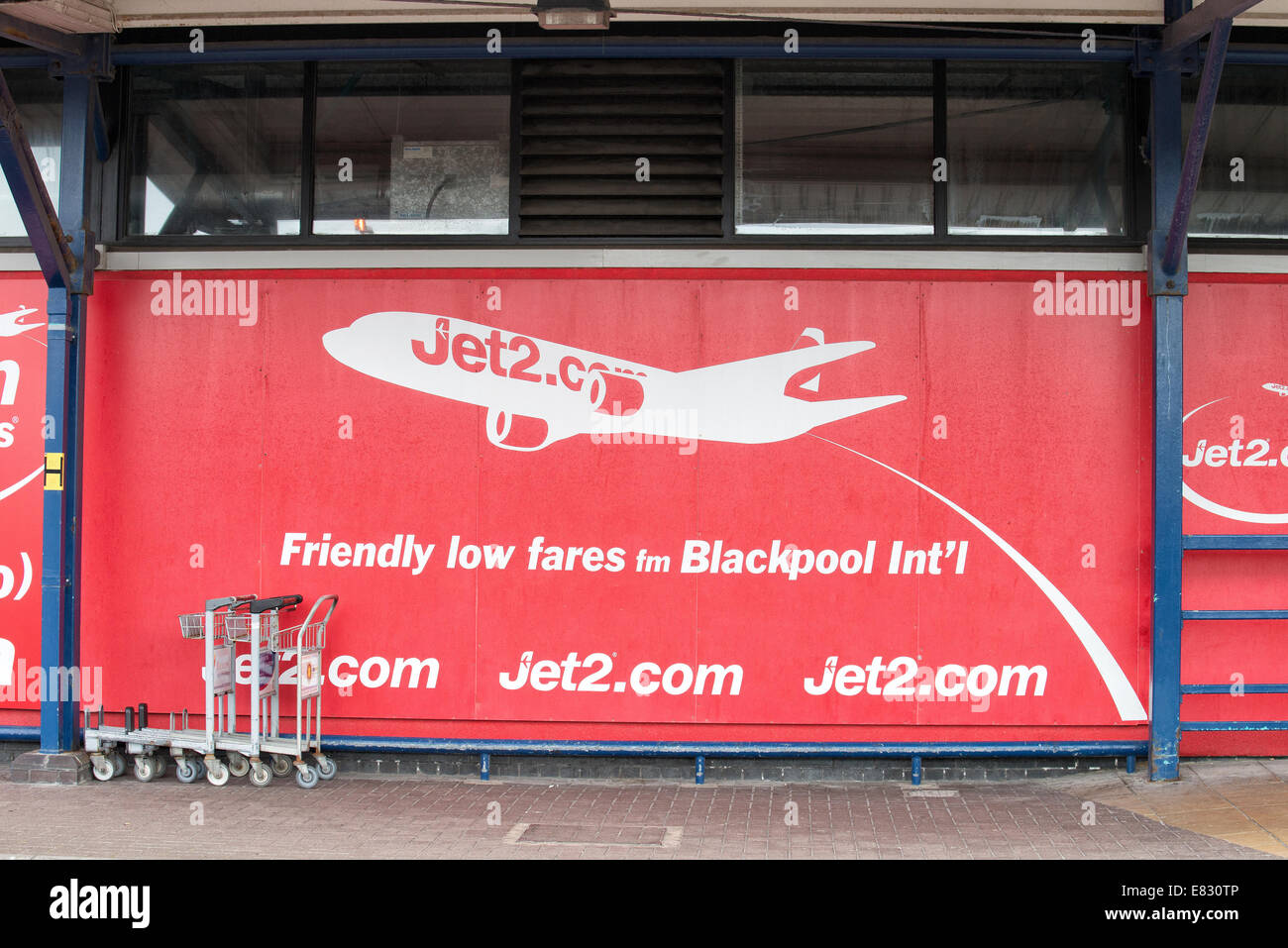 Jet2 com sign hi-res stock photography and images - Alamy
