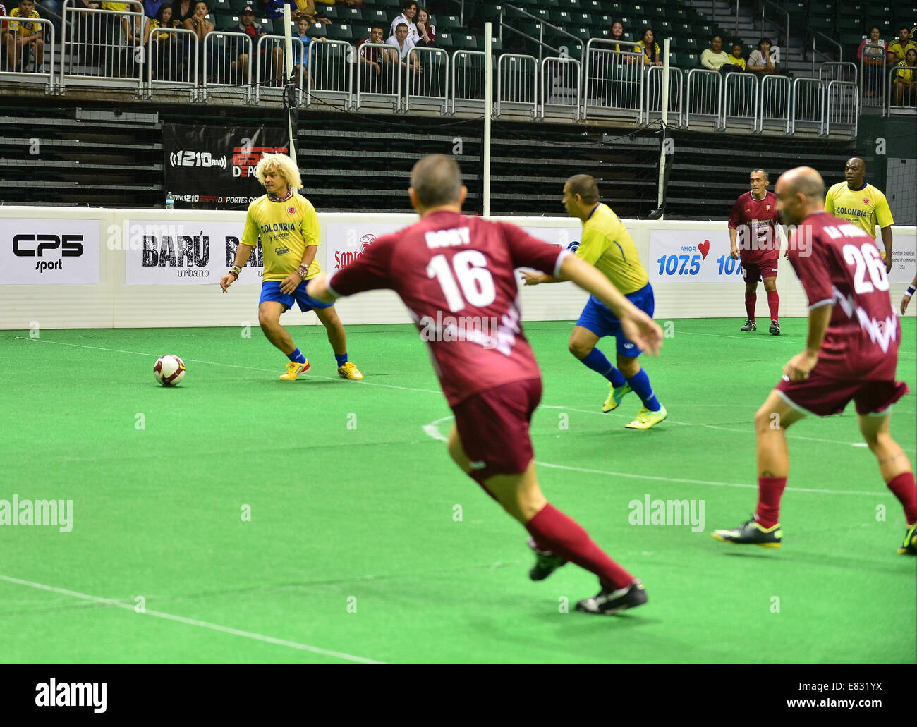 Colombian and Venezuelan soccer legends played at The ShowBol Miami ...