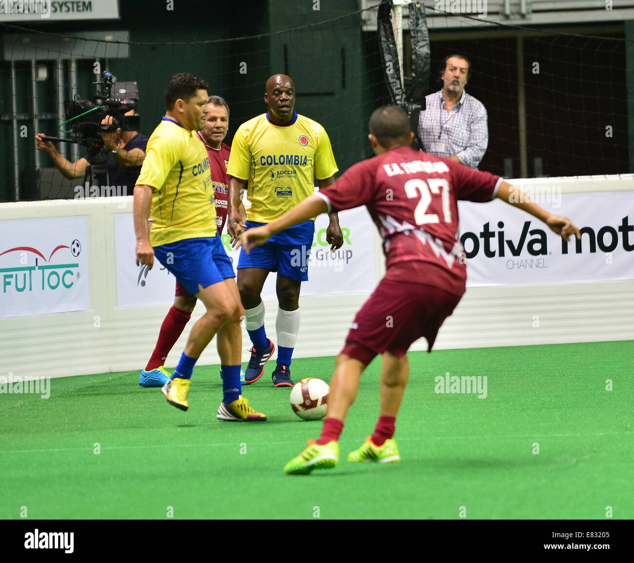 Colombian and Venezuelan soccer legends played at The ShowBol Miami ...