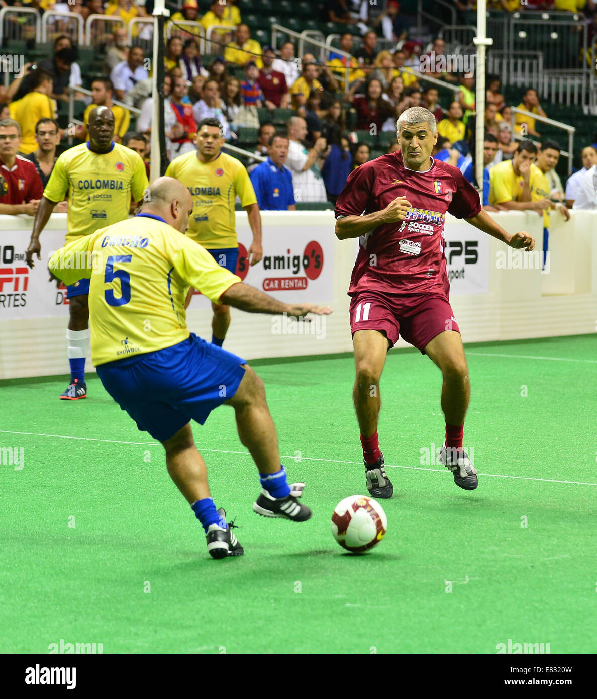 Colombian and Venezuelan soccer legends played at The ShowBol Miami ...