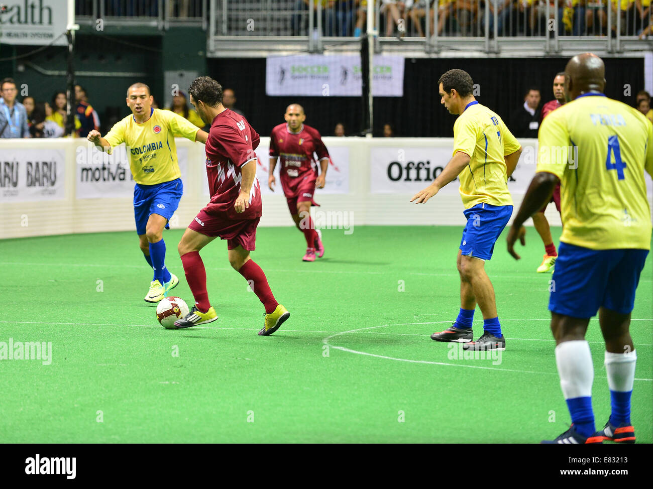 Colombian and Venezuelan soccer legends played at The ShowBol Miami ...