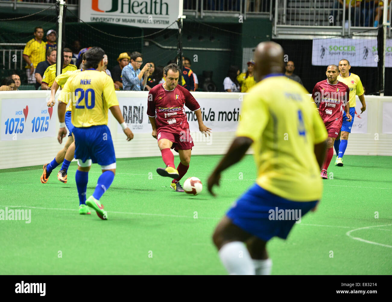 Colombian and Venezuelan soccer legends played at The ShowBol Miami ...