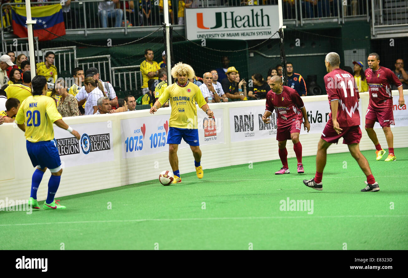 Colombian and Venezuelan soccer legends played at The ShowBol Miami ...