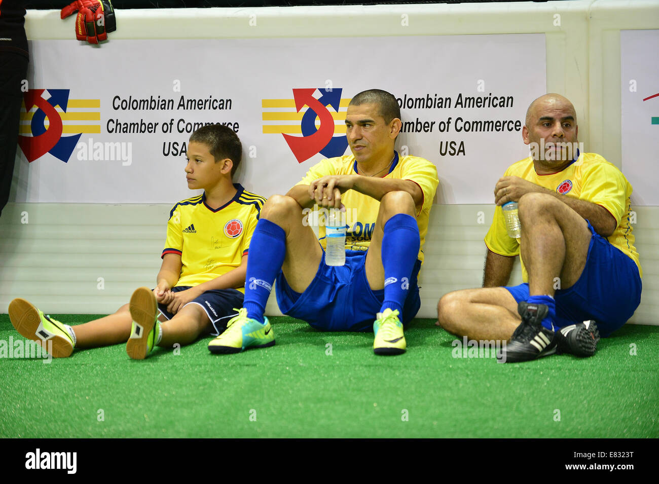 Colombian and Venezuelan soccer legends played at The ShowBol Miami ...