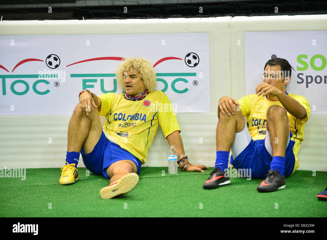 Colombian and Venezuelan soccer legends played at The ShowBol Miami ...