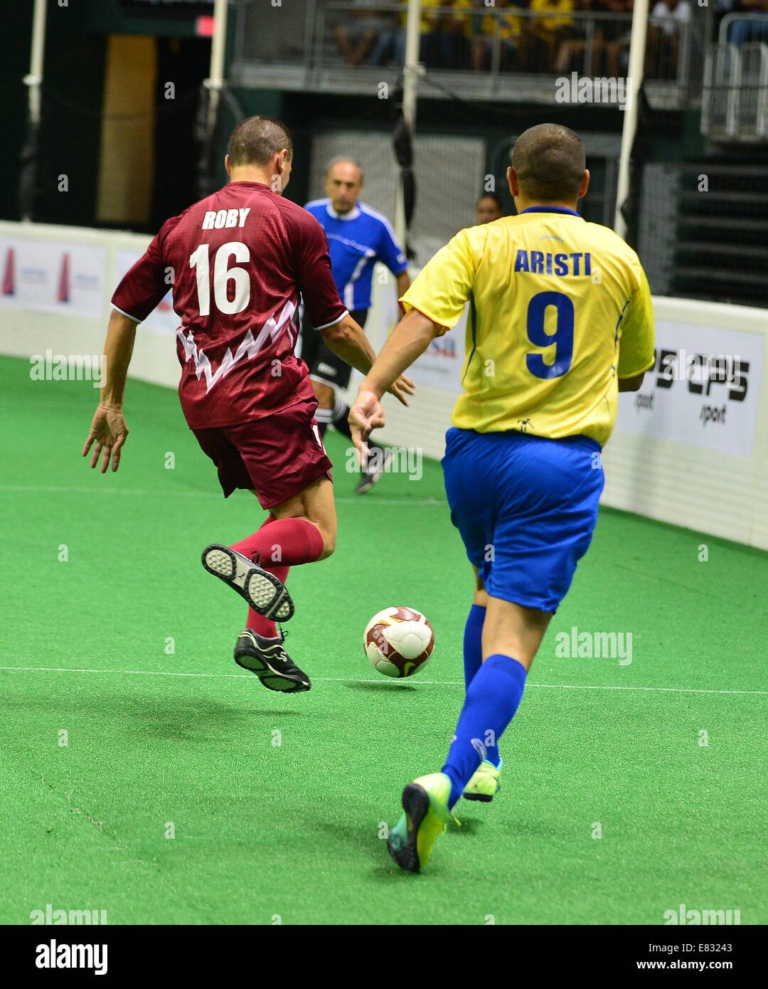 Colombian and Venezuelan soccer legends played at The ShowBol Miami ...