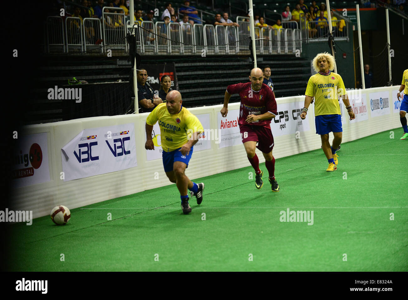 Colombian and Venezuelan soccer legends played at The ShowBol Miami ...