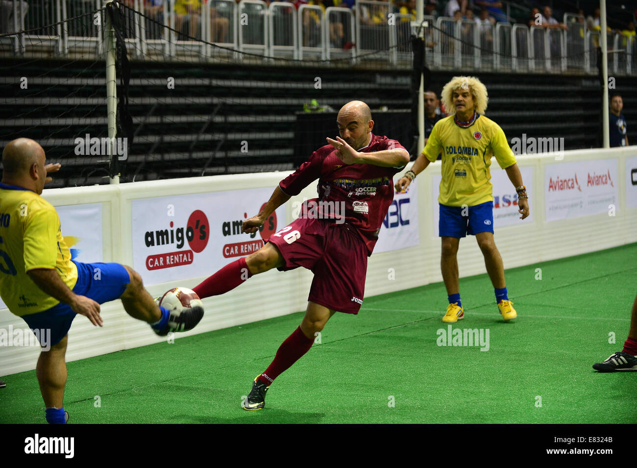 Colombian and Venezuelan soccer legends played at The ShowBol Miami ...