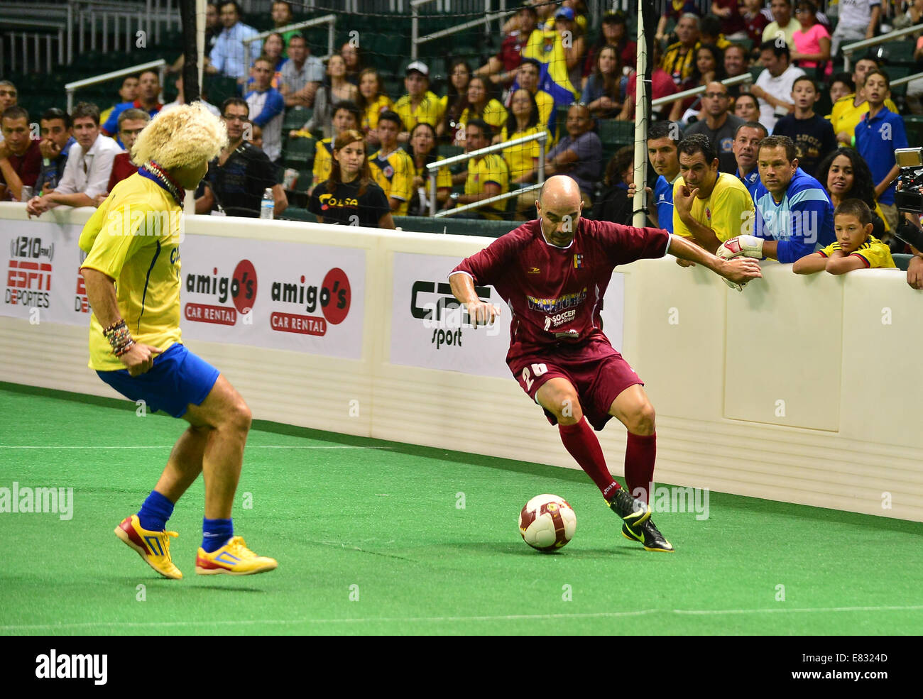 Colombian and Venezuelan soccer legends played at The ShowBol Miami ...