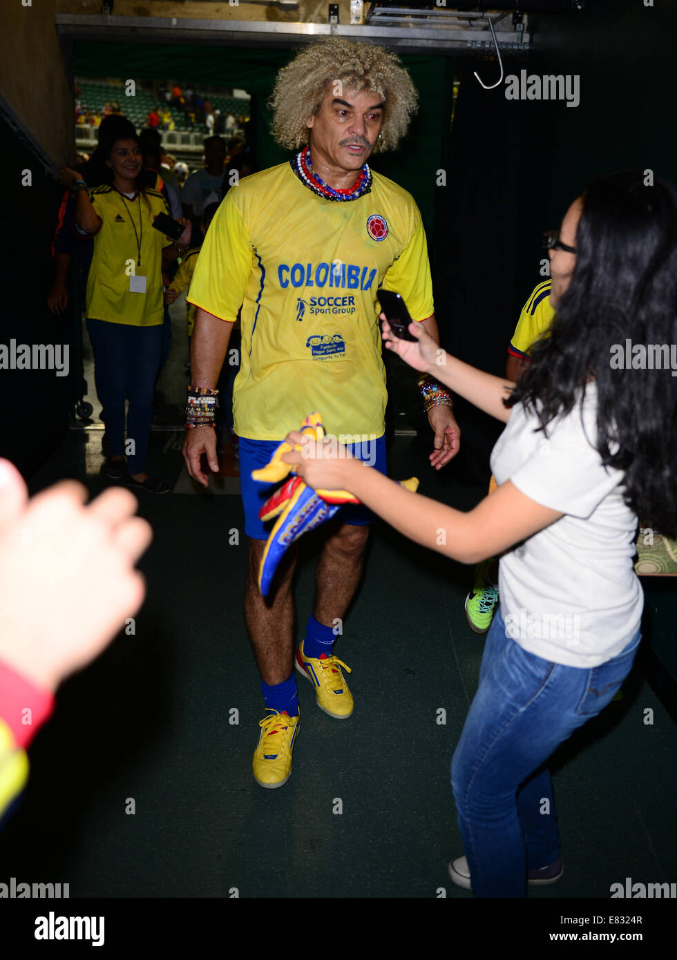 Colombian and Venezuelan soccer legends played at The ShowBol Miami ...