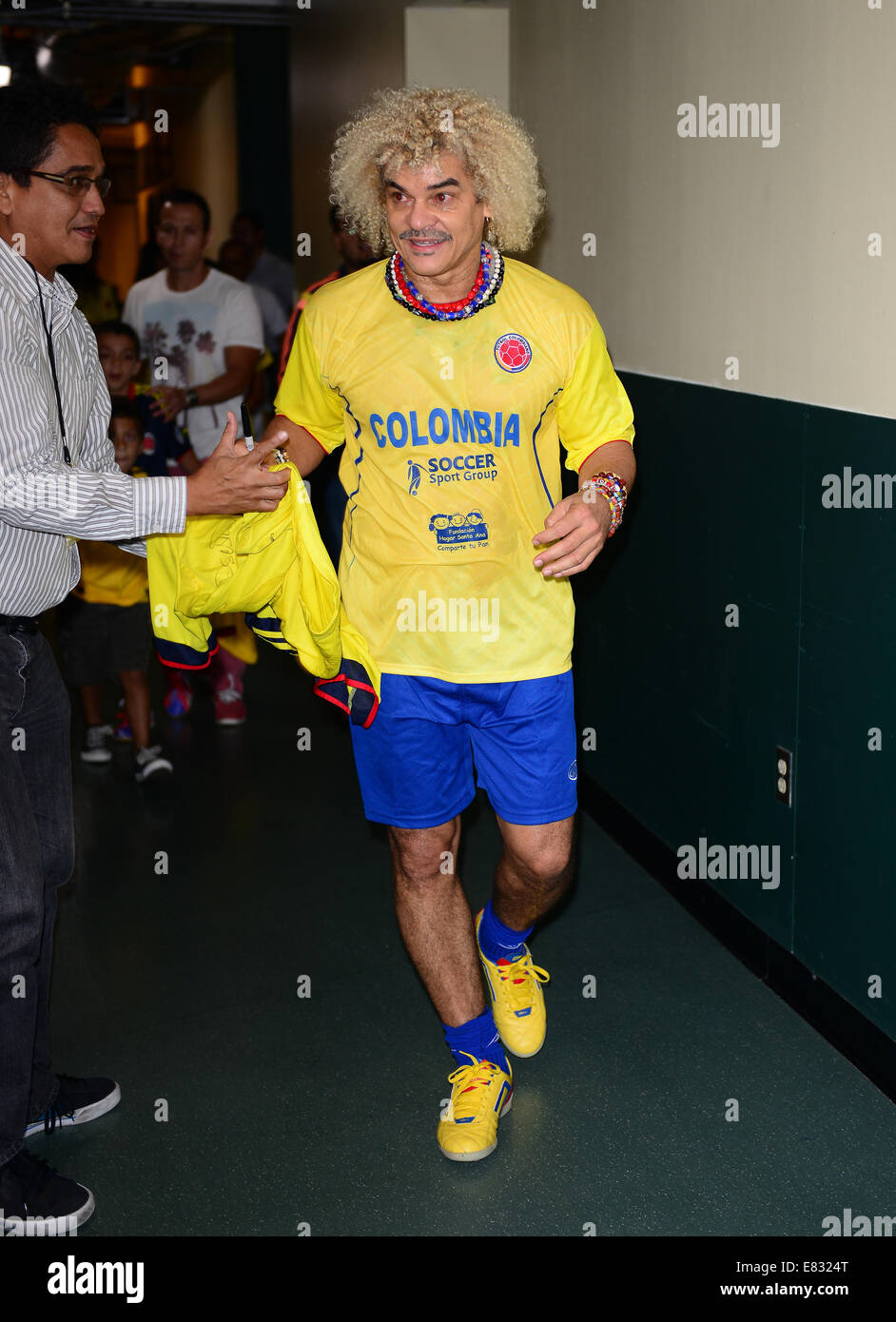 Colombian and Venezuelan soccer legends played at The ShowBol Miami ...
