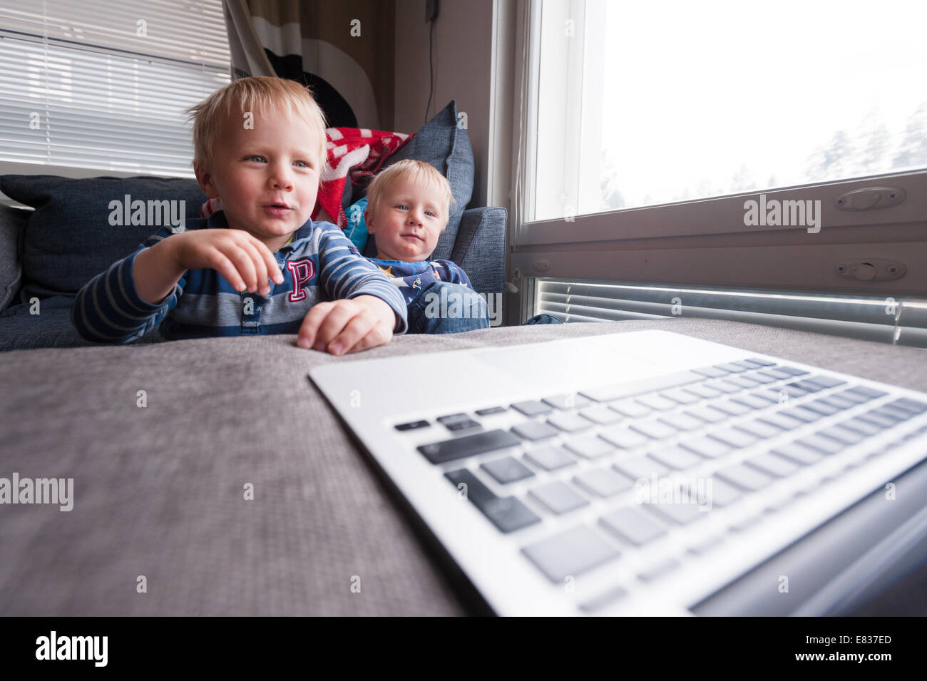 Little kids computer hi-res stock photography and images - Alamy