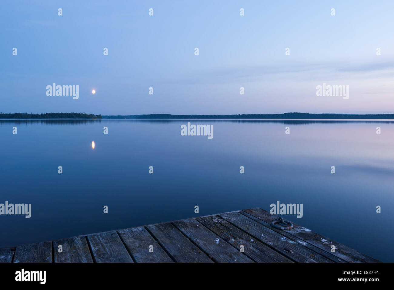 Mid summer night sky hi-res stock photography and images - Alamy