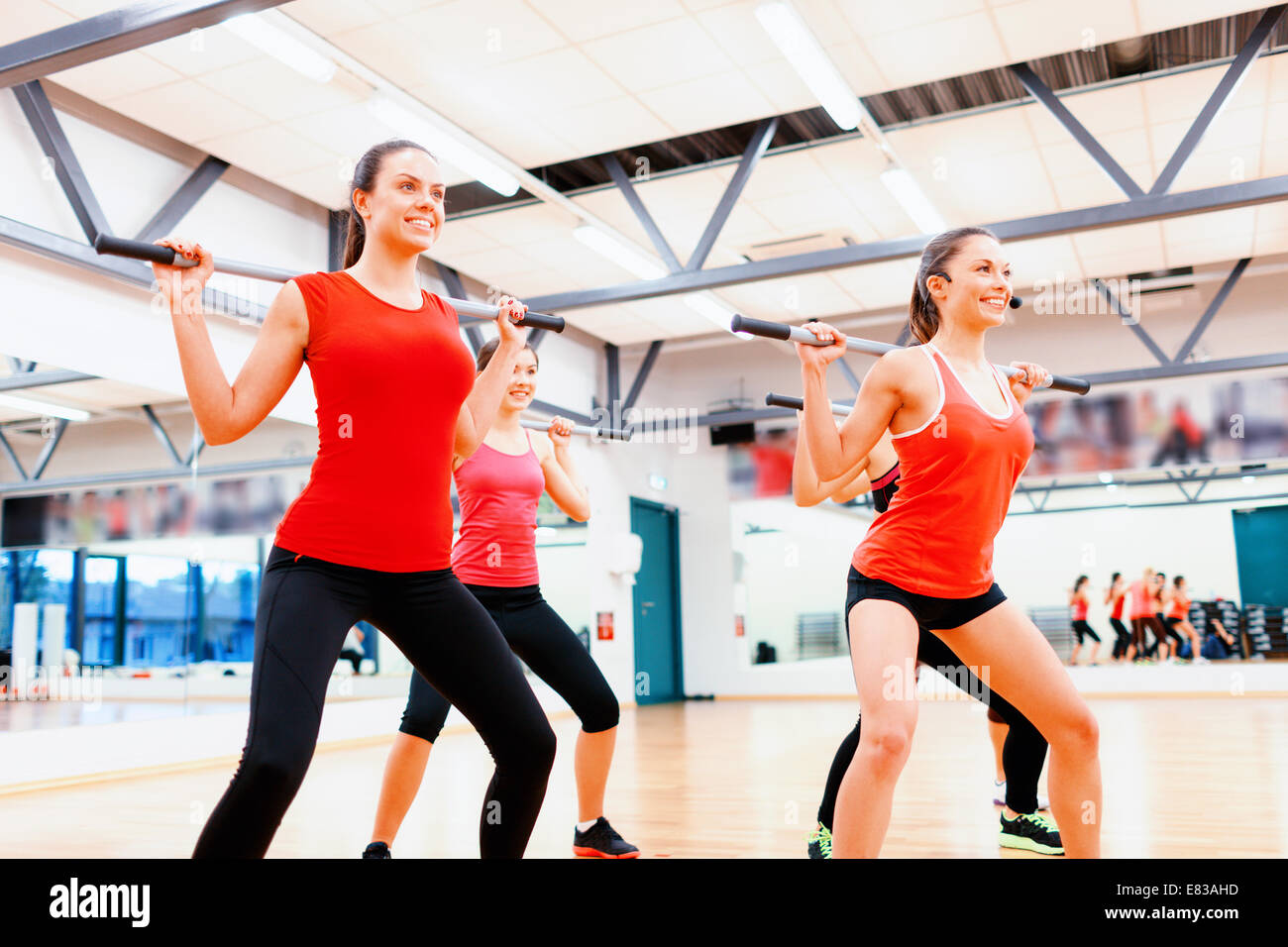 Gym working out teamwork hi-res stock photography and images - Alamy