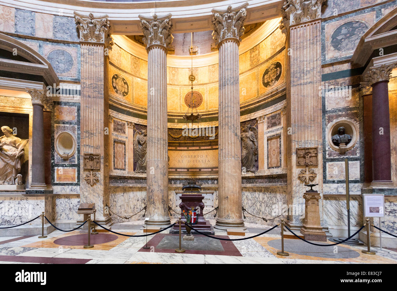 Detail of Pantheon in Rome Stock Photo - Alamy