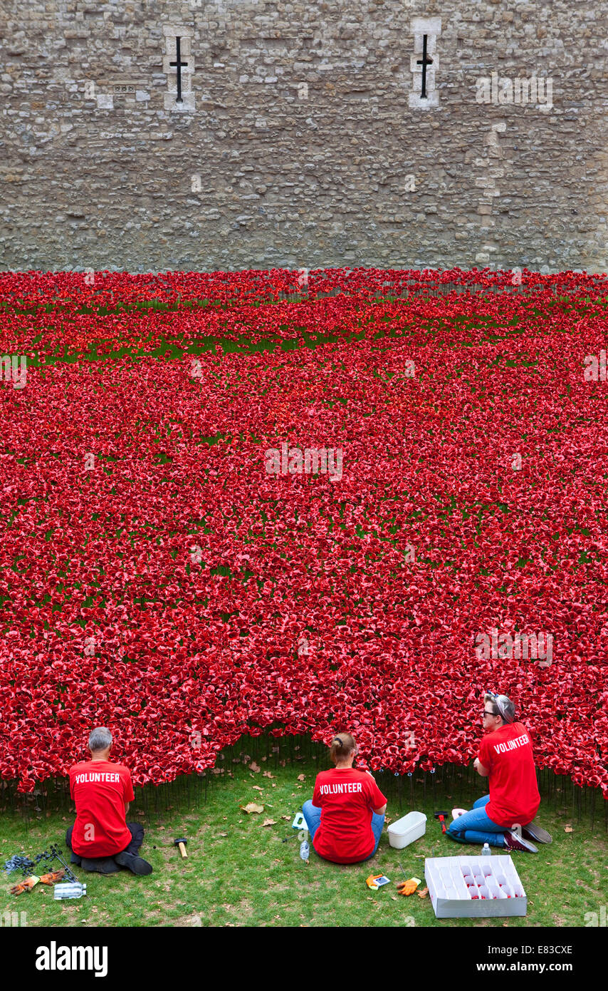 LONDON, UNITED KINGDOM - SEPT 28TH 2014: Volunteers helping set up the ...