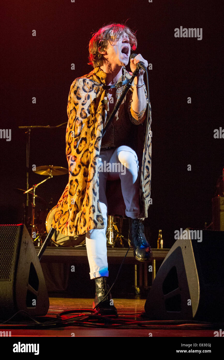 Singer matt shultz cage elephant High Resolution Stock Photography and ...