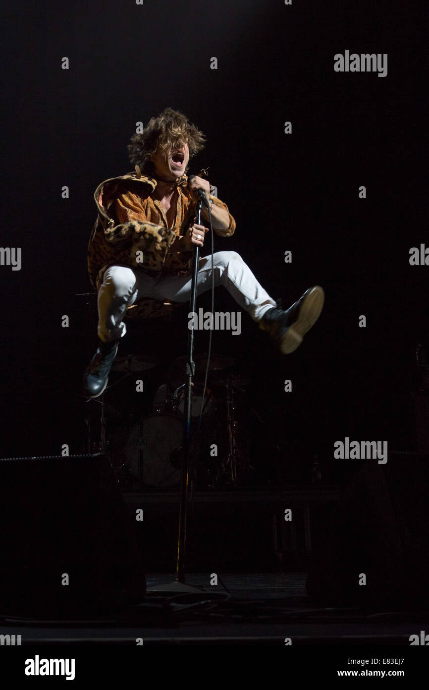 Singer matt shultz cage elephant High Resolution Stock Photography and ...