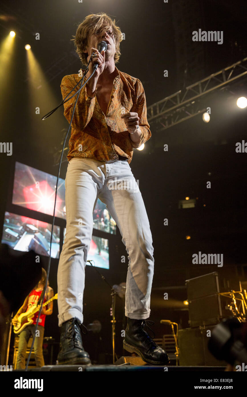 Singer matt shultz cage elephant hi-res stock photography and images ...