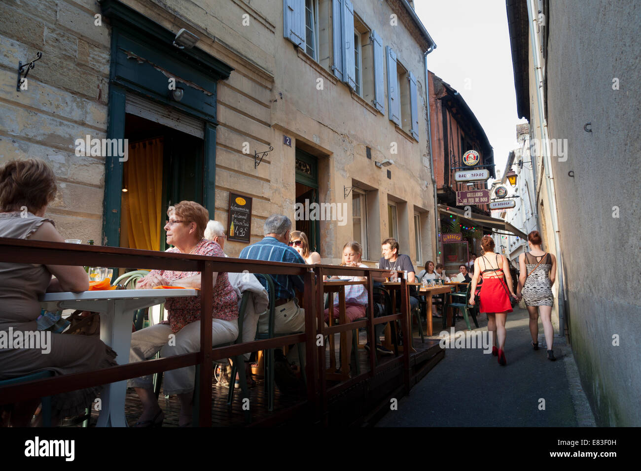 Pavement area hi-res stock photography and images - Alamy