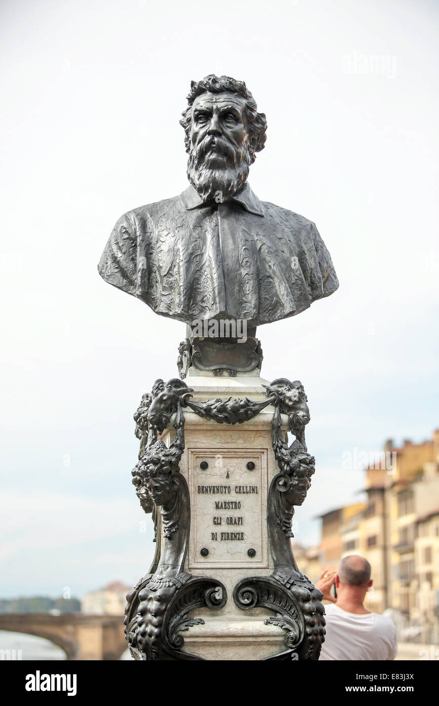 Ponte Vecchio, Florence Italy. Portrait bust of Benvenuto Cellini by ...