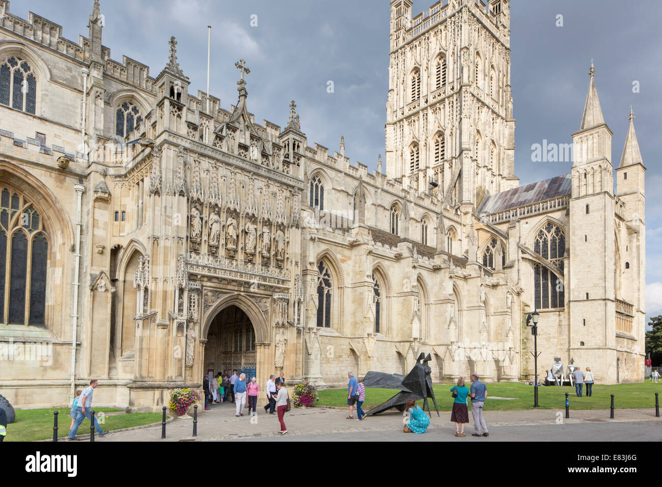 England gloucester cathedral hi-res stock photography and images - Alamy