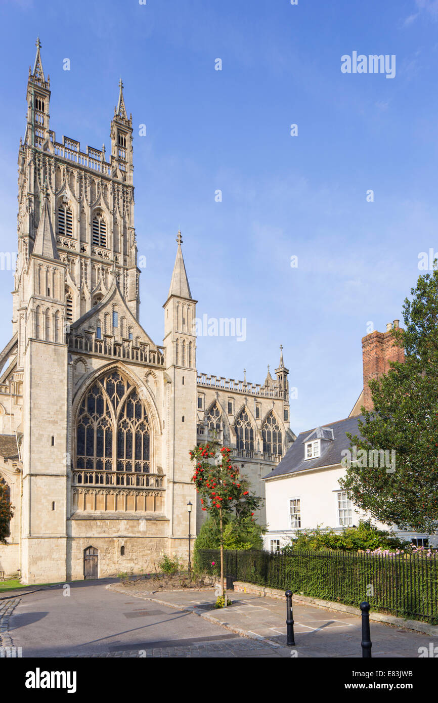 England gloucester cathedral hi-res stock photography and images - Alamy
