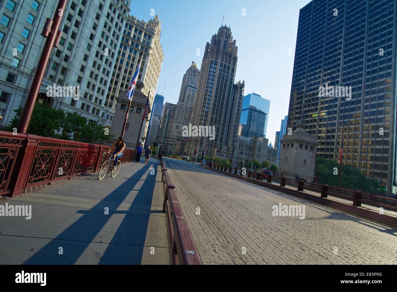 Chicago michigan ave bridge hi-res stock photography and images - Alamy