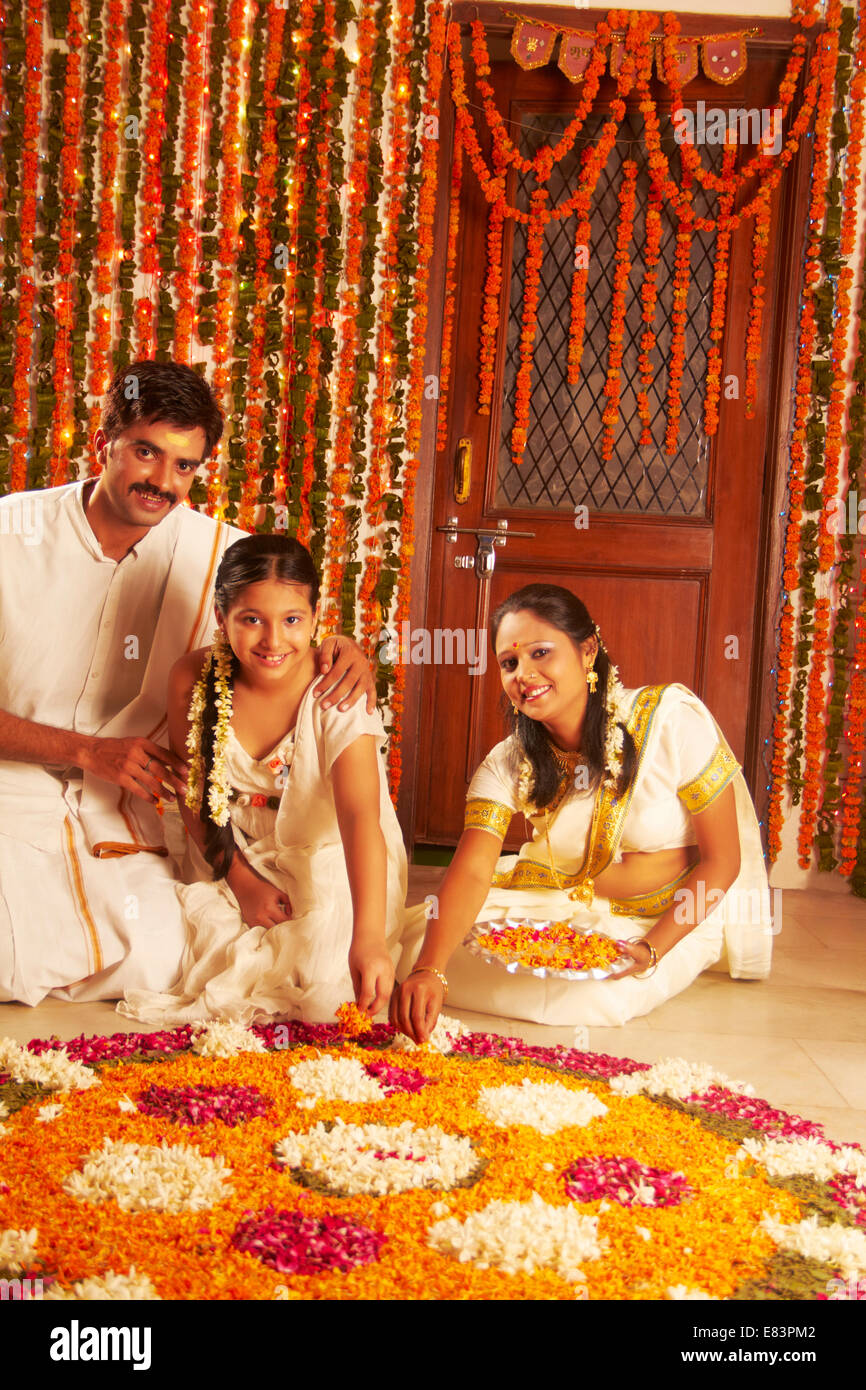 South indian diwali family hi-res stock photography and images - Alamy