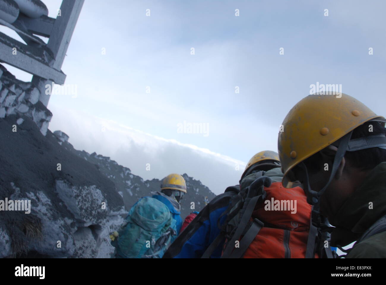 EXCLUSIVE CONTENT: Mount Ontake, September 27, 2014 - Eyewitness images ...