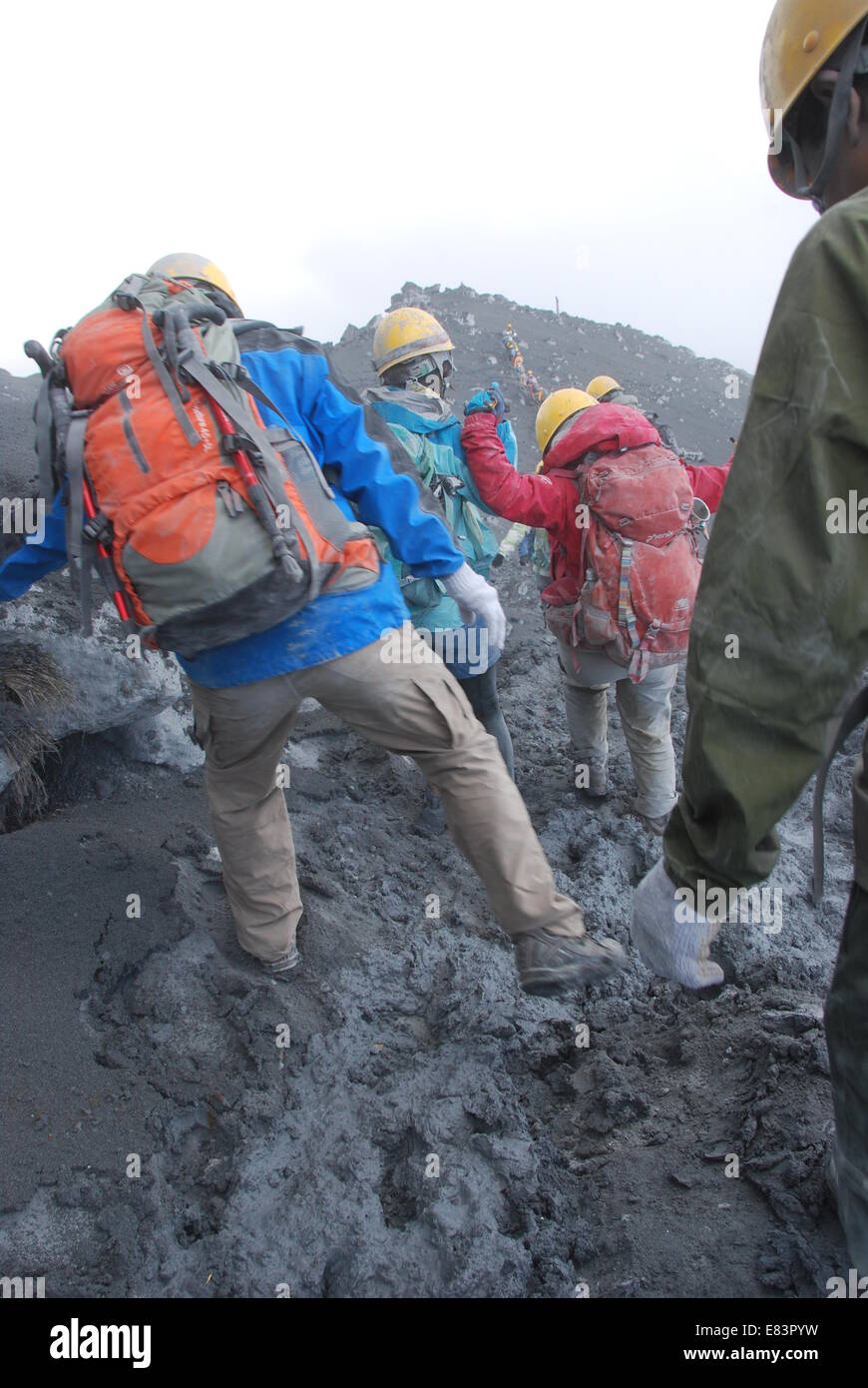 EXCLUSIVE CONTENT: Mount Ontake, September 27, 2014 - Eyewitness images ...