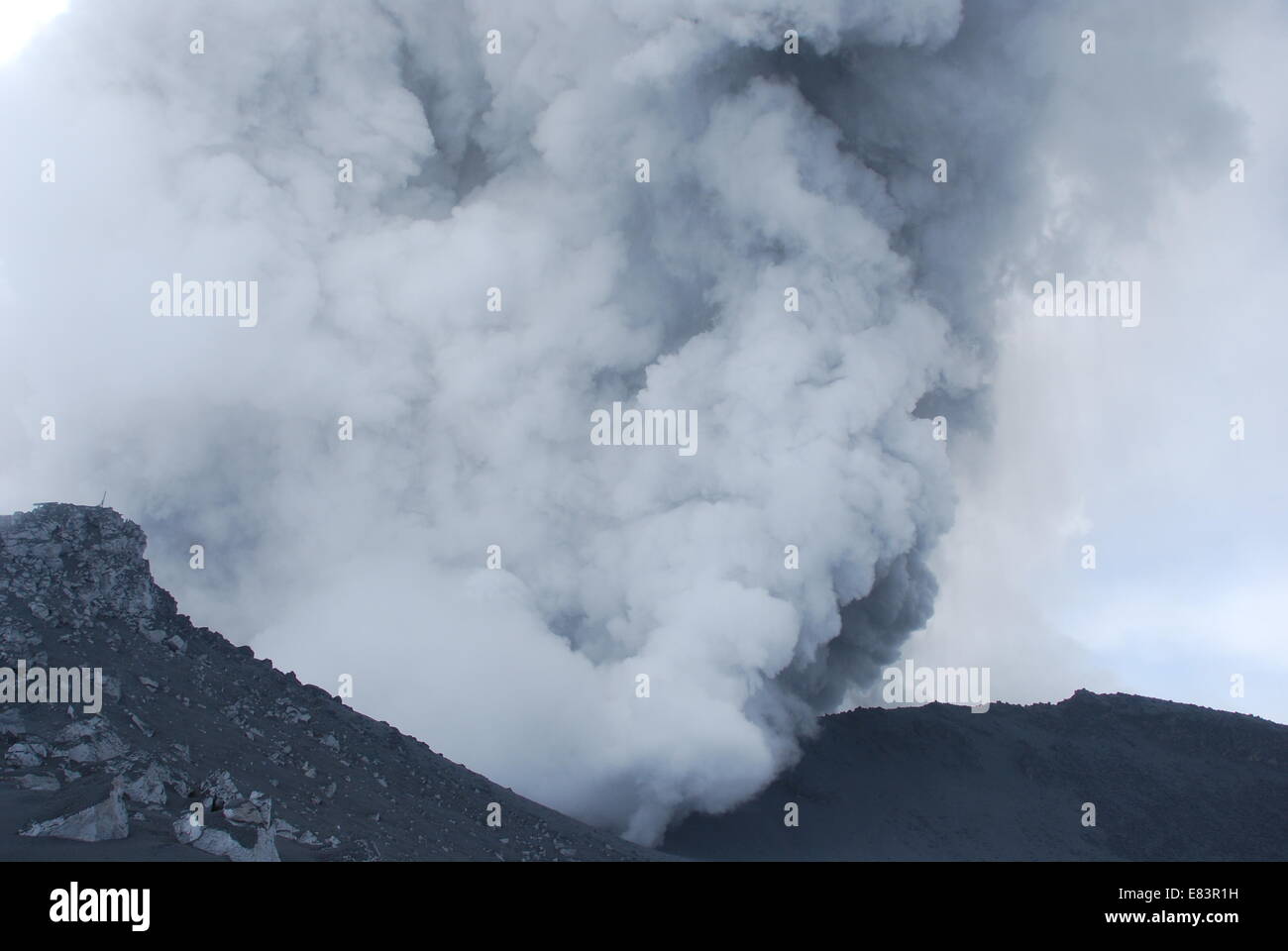 EXCLUSIVE CONTENT: Mount Ontake, September 27, 2014 - Eyewitness images ...