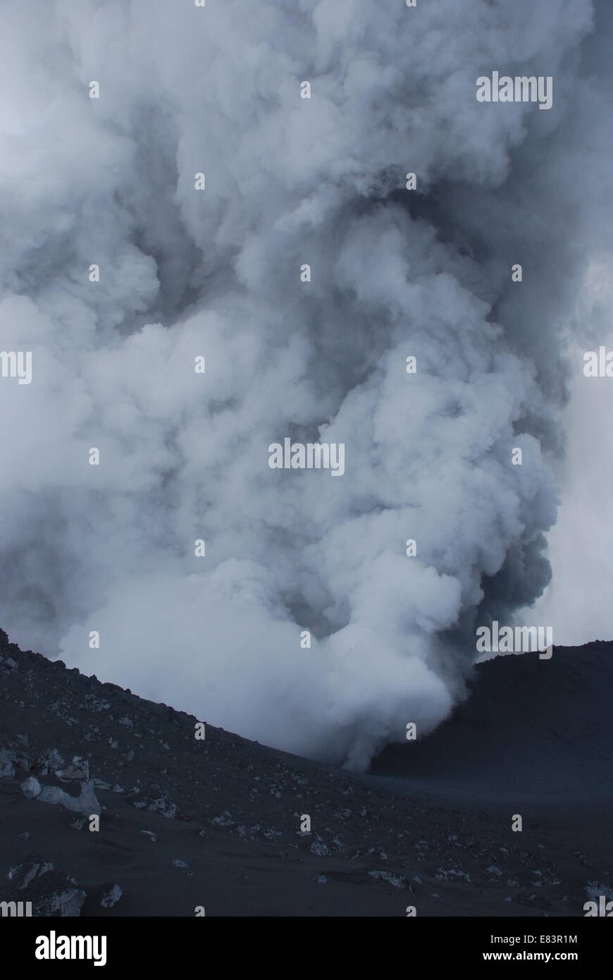 EXCLUSIVE CONTENT: Mount Ontake, September 27, 2014 - Eyewitness images ...