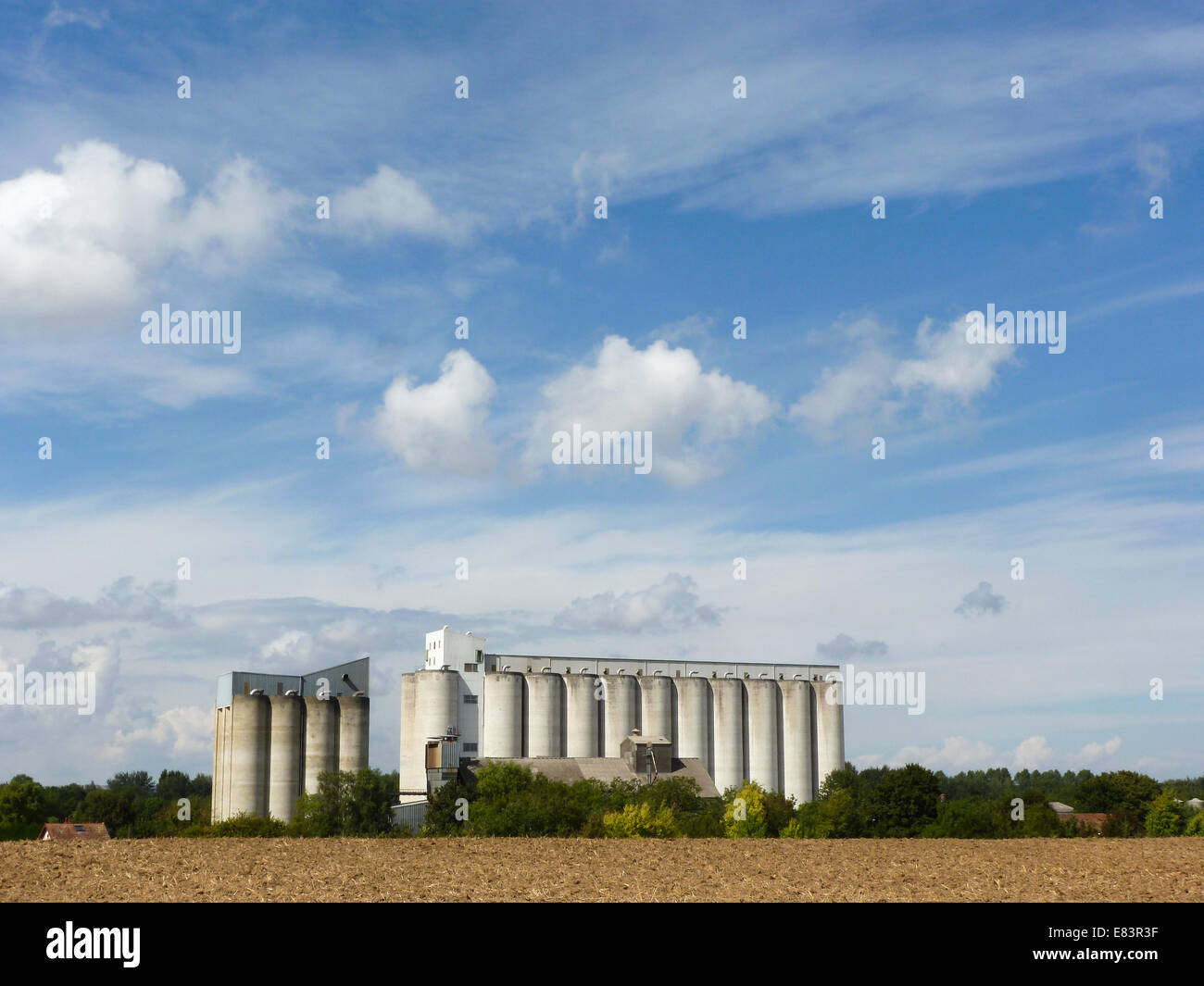 Grain storage tank hi-res stock photography and images - Alamy