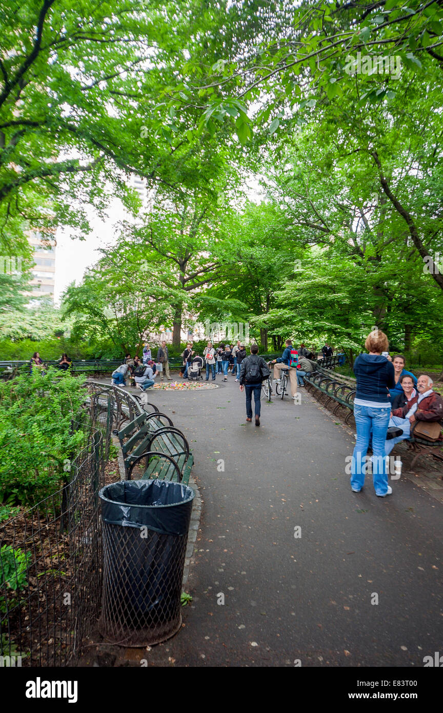 Strawberry Fields Central Park New York City Stock Photo - Alamy