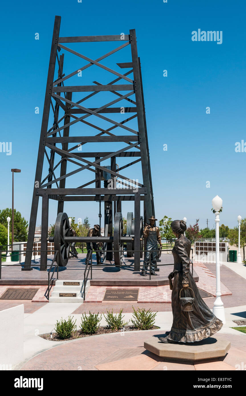 California, Kern County, Taft, Oil Worker Monument by local sculptor ...