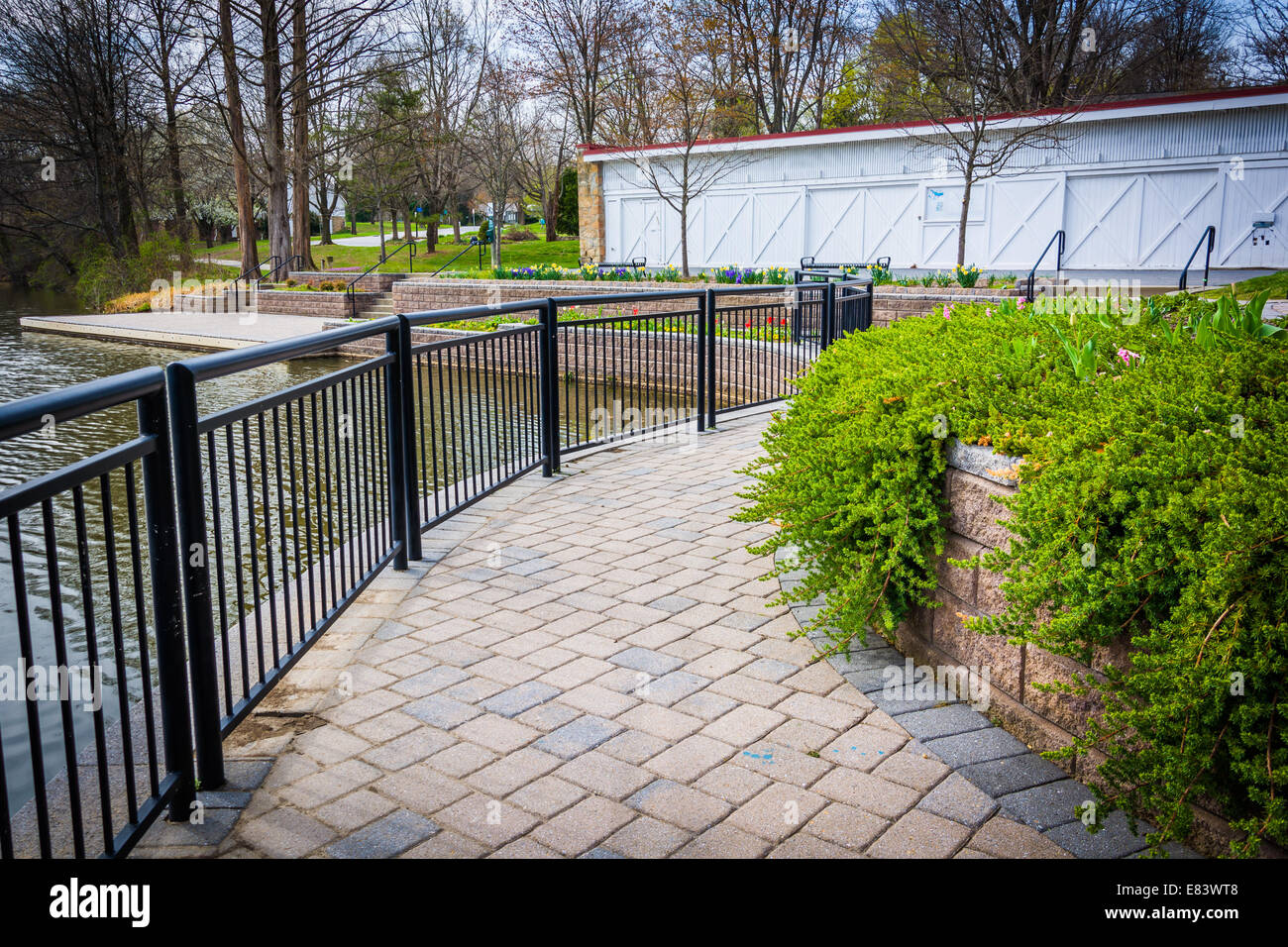 Walkway and garden at Wilde Lake Park in Columbia, Maryland Stock Photo ...