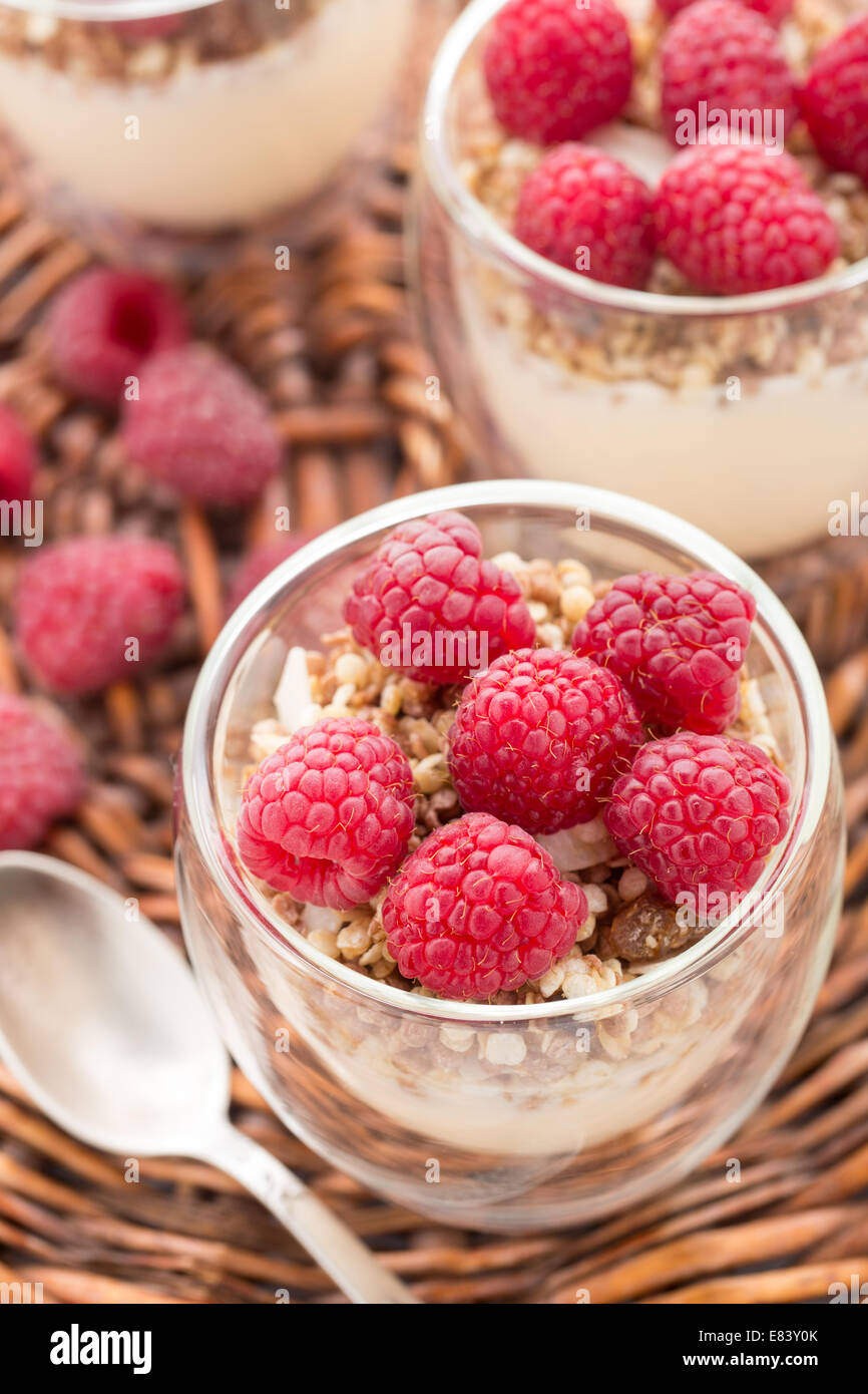 Muesli and yogurt hi-res stock photography and images - Alamy