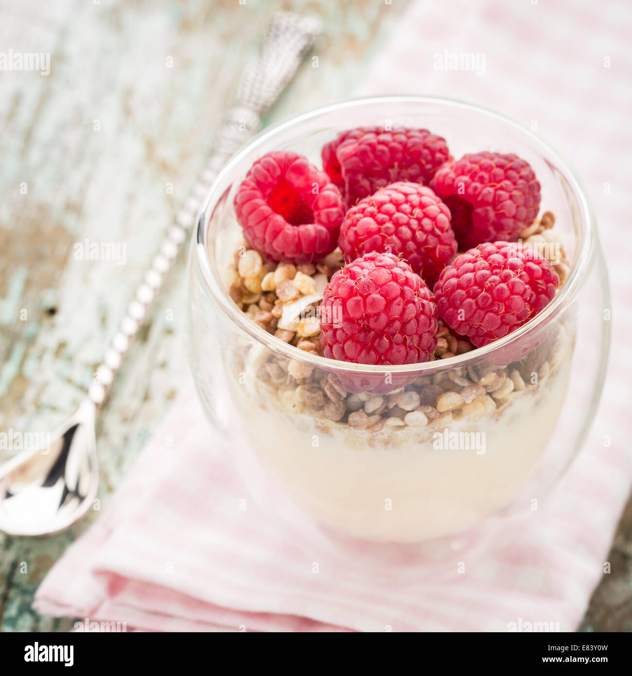 Muesli and yogurt hi-res stock photography and images - Alamy