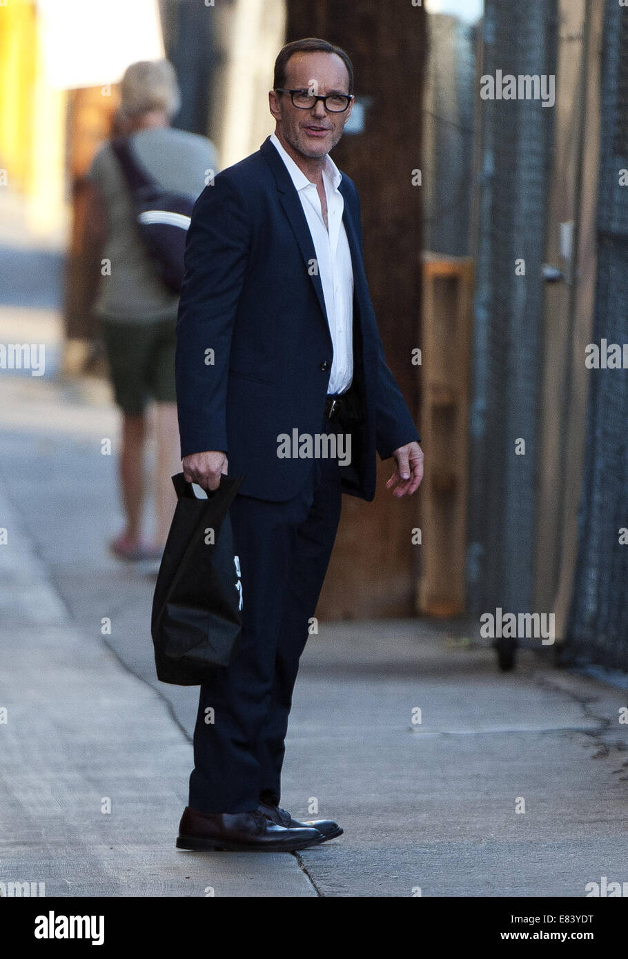 Hollywood, California, USA. 29th Sep, 2014. Clark Greg departs Jimmy ...